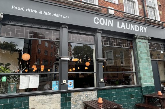 コインランドリー Coin Laundry | バー、ワインバー | ロンドン・レストランガイド - イギリス在住日本人のおすすめ